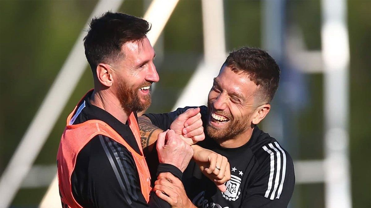 El comentario viral de Messi para Papu Gómez en la foto del vestuario