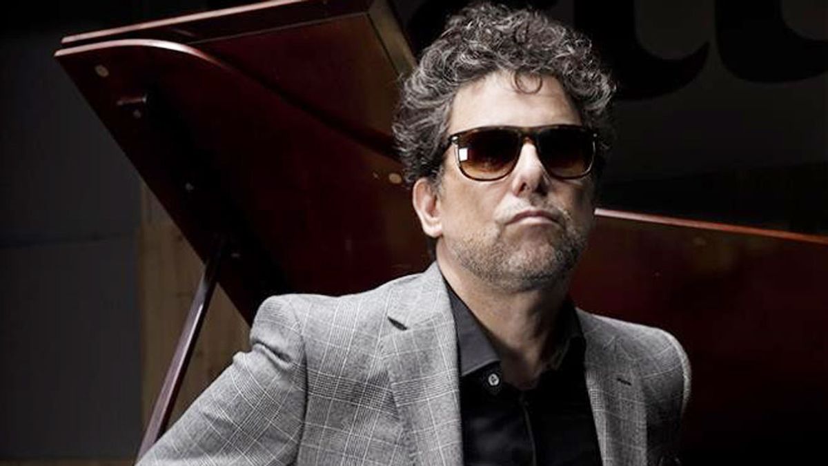 Calamaro: El cariño que le damos a un perro es el que le restamos a ...