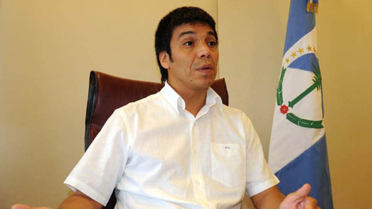 Escobar afirma que hay fondos para pagar aumento docente
