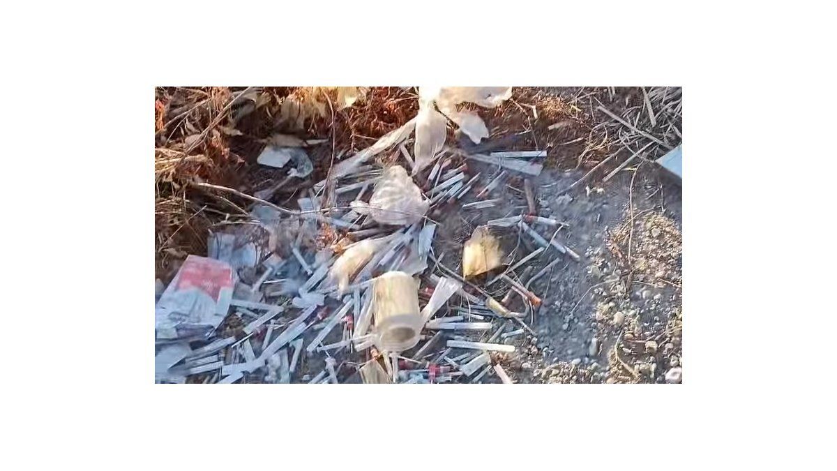 Bronca en Vista Alegre: tiraron jeringas usadas y tubos con sangre en ...