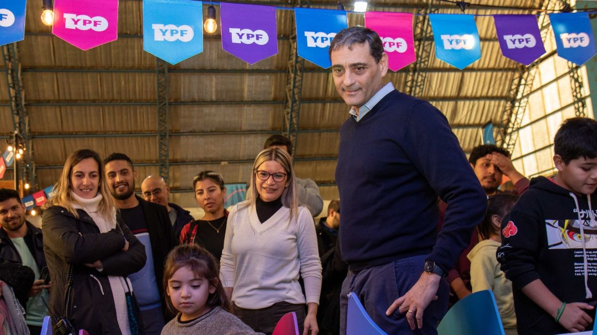 El nuevo CEO de YPF estuvo en los festejos por los 100 años de la compañía