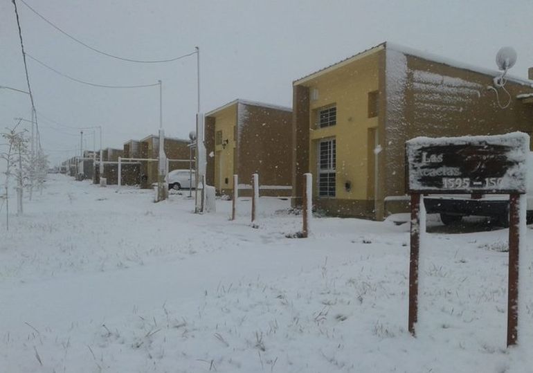 Diluvia en Neuquén, nieva en Zapala