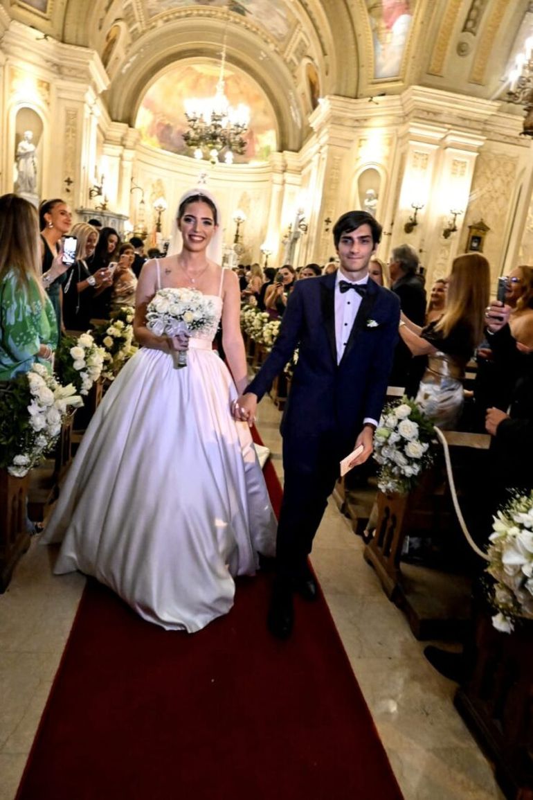 Las fotos de la tremenda boda de Macarena Fort, la hijastra de Rocío ...