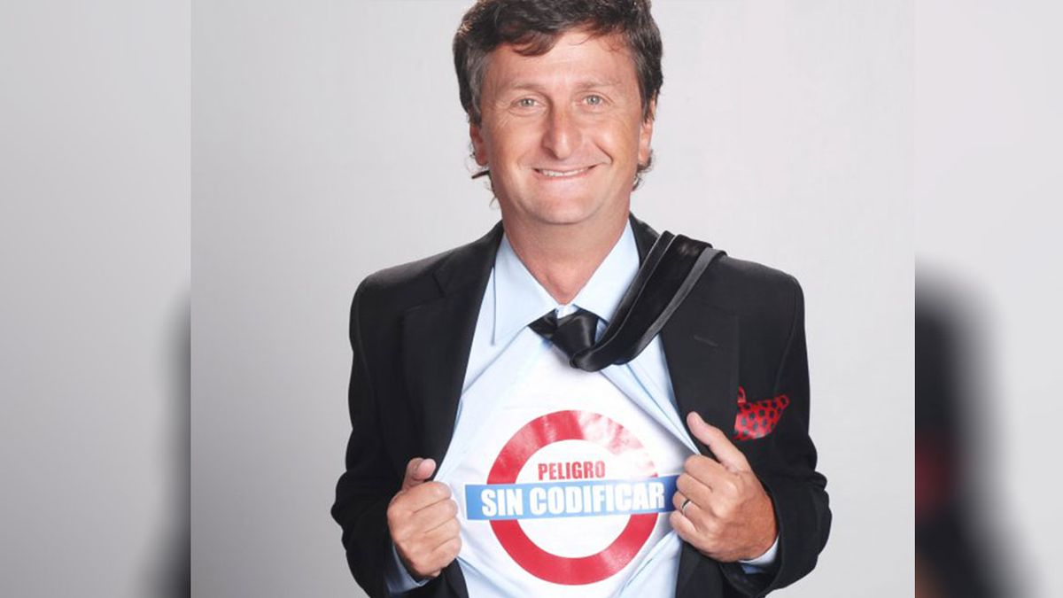 Peligro Sin Codificar Logo Vuelve Peligro Sin Codificar: "Ninguno De