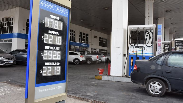 Tras el aumento de los combustibles, cuánto $$$ necesitás para llenar el tanque del auto