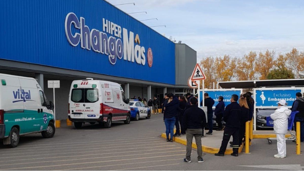 Quién era el empleado que murió en Chango Mas y qué dijo la empresa