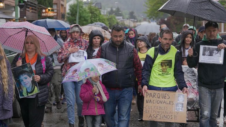 En 9 fotos, la marcha para pedir justicia por las víctimas de Lolen