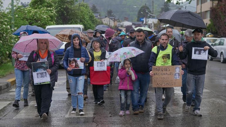 En 9 fotos, la marcha para pedir justicia por las víctimas de Lolen