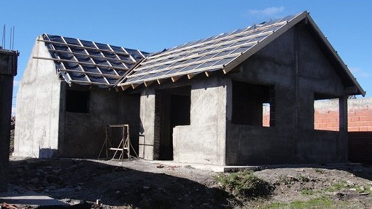 San Martín recibe fondos para seguir construyendo casas