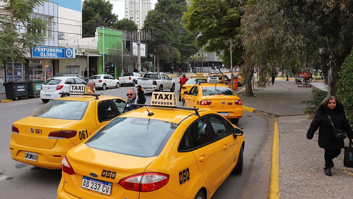 Subió 15% la tarifa de los taxis y remises en Neuquén: ¿a cuánto se fue?