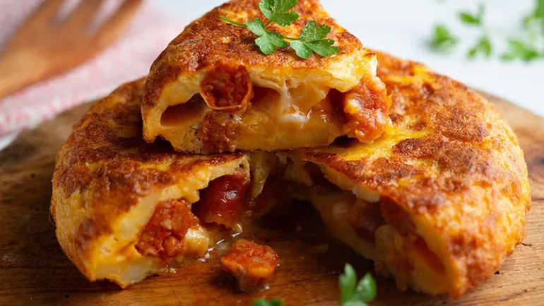 Receta y origen: ¿Cómo preparar una deliciosa tortilla rellena en casa?