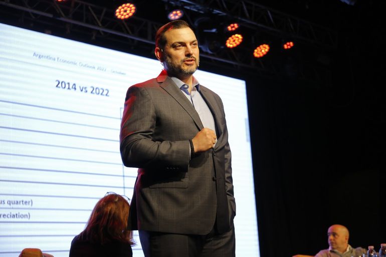 Álvarez Agis: Hoy no solo es difícil invertir, es difícil vivir