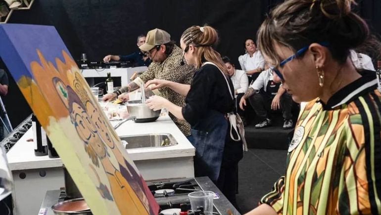 Pabla Arias, la artista urbana que retrató a los chefs patagónicos en ...