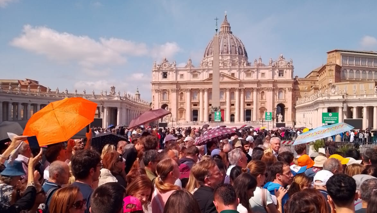 Último adiós al papa Francisco en vivo: miles de fieles lo despiden en ...