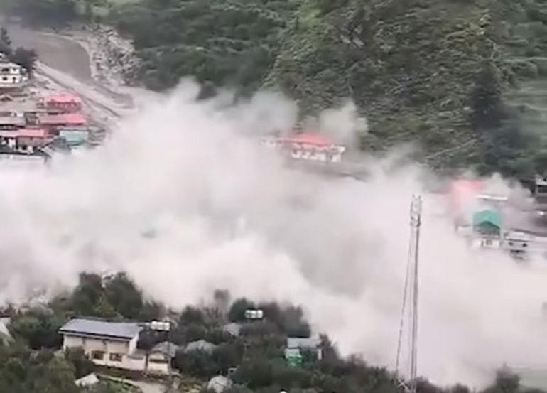 Un pueblo de India se inundó en segundos: al menos cuatro muertos, cien desaparecidos y ...