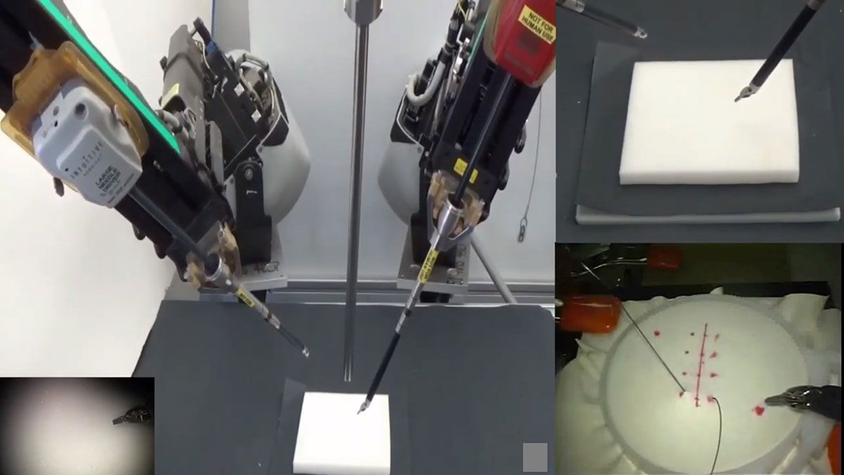 Entrenan a un robot para que suture heridas