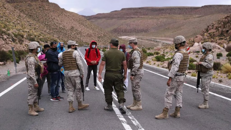 Chile envía al Ejército a las fronteras con Perú y Bolivia