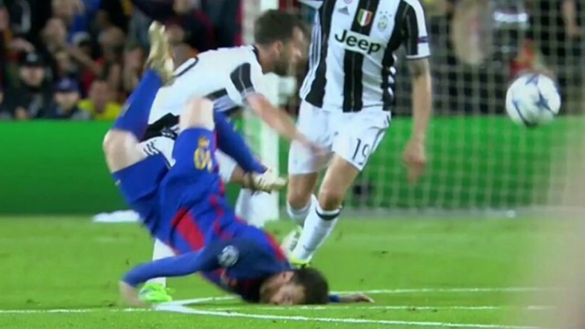 Así fue la tremenda caída de Messi durante el encuentro ante Juventus