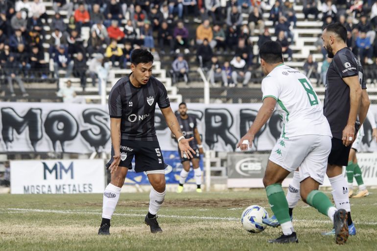 Tensión en La Visera: Cipolletti recibe a Germinal de Rawson tras su ...