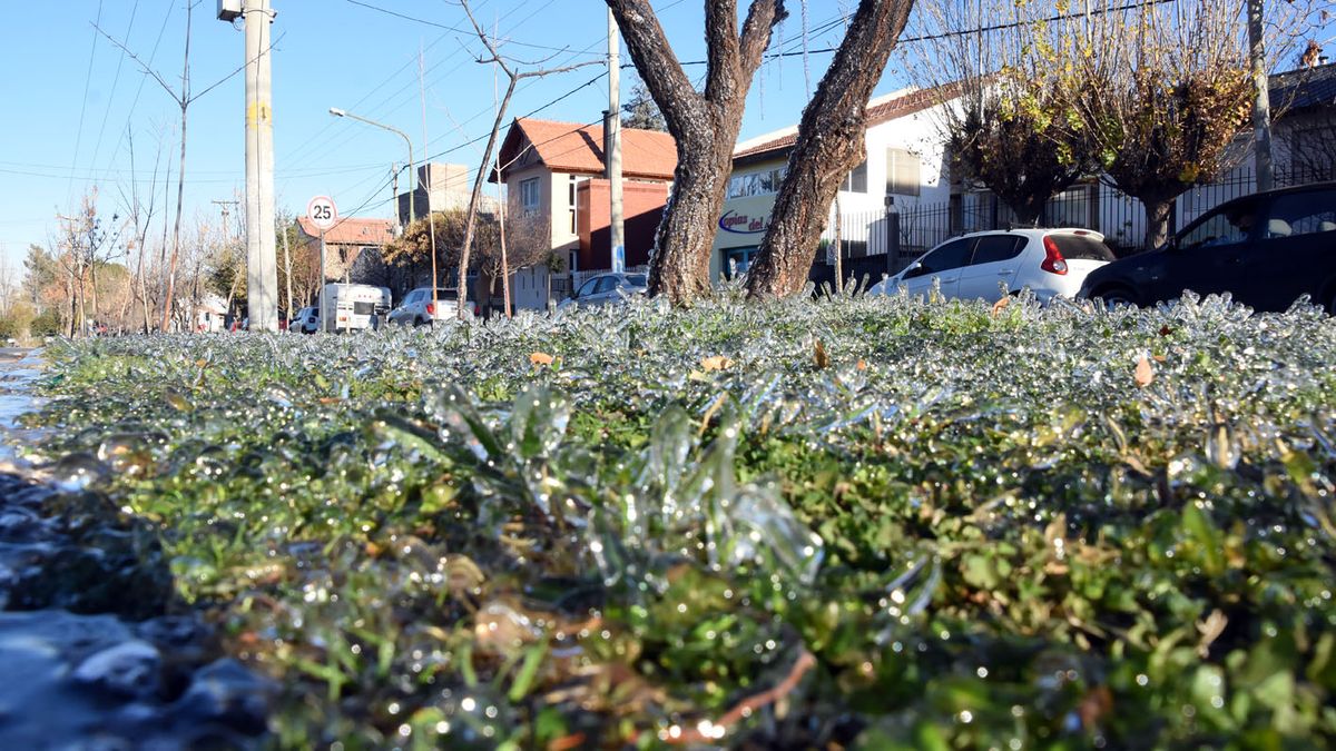 Fotogalería: así fue la helada en la ciudad, calles congeladas y frío polar