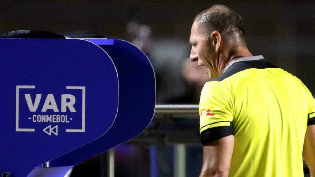 El debut del VAR en el fútbol argentino tiene fecha