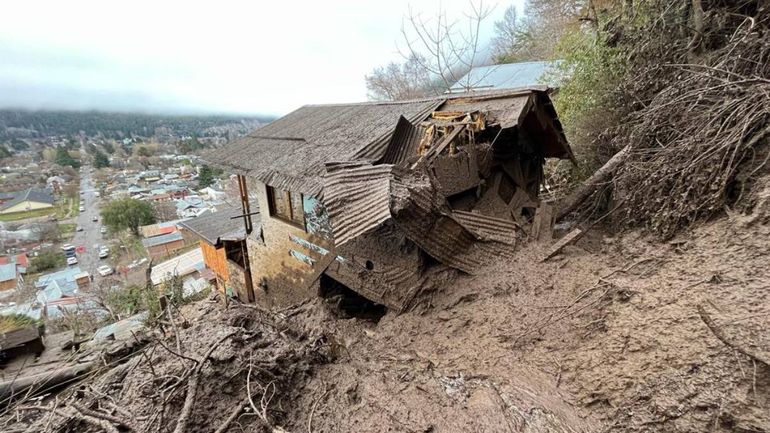 Impactantes imágenes del deslave en San Martín que obligó a evacuar a ...