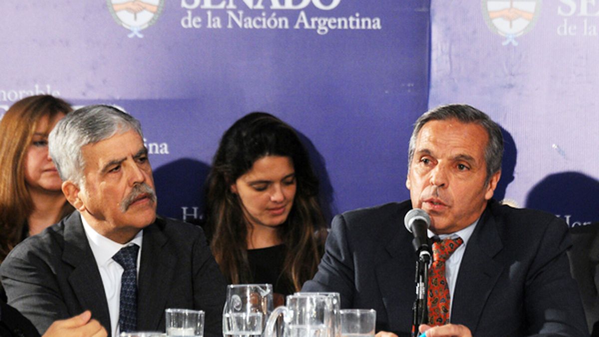 Sapag avaló la reforma petrolera en el Senado