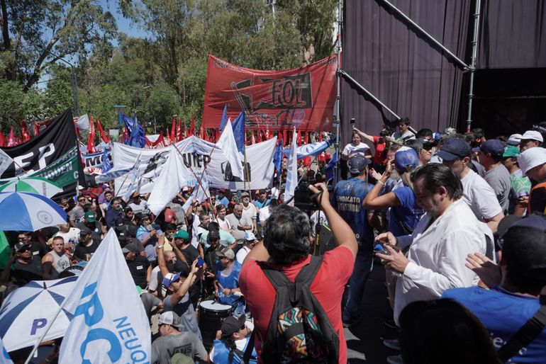 Paro del 24: en 33 fotos, el color y el fervor de la marcha en Neuquén
