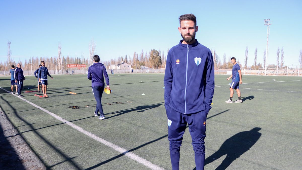 Pablo Ostapkiewicz, de colgar los botines al pizarrón del DT