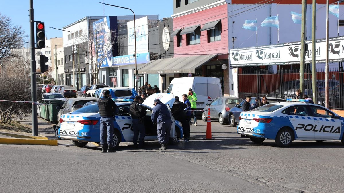 Un hombre murió mientras caminaba en pleno bajo neuquino