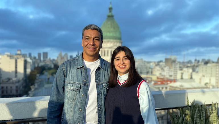 Quién es la compañera de fórmula presidencial de Jesús Escobar