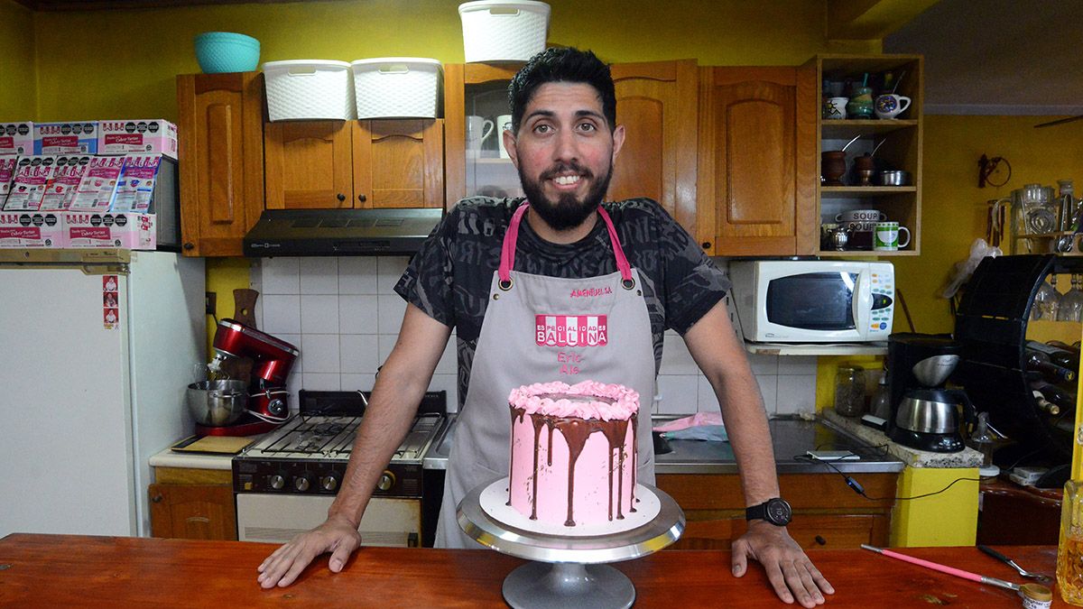 El pastelero neuquino que transforma las tortas en increíbles obras de arte