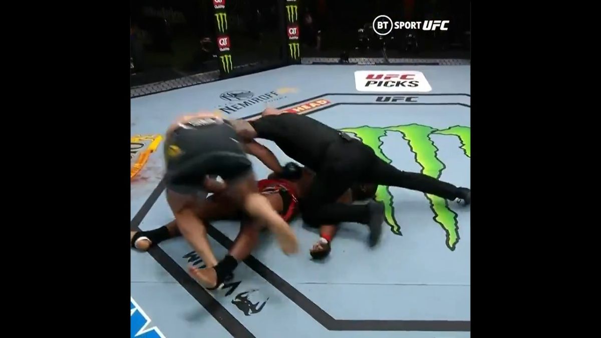 La increíble fuerza del árbitro de la UFC para desplazar al noqueador