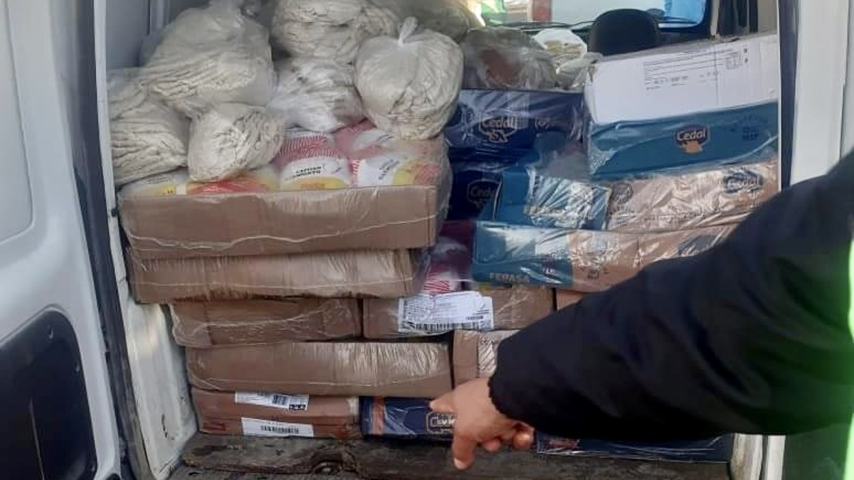 Engancharon a una combi con 1000 kilos de pollo podrido