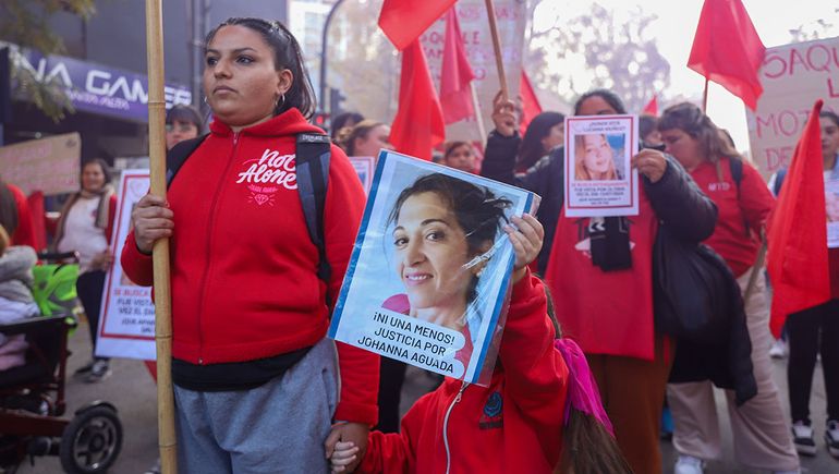 En 25 fotos: Neuquén marchó en el 10° aniversario del Ni una menos