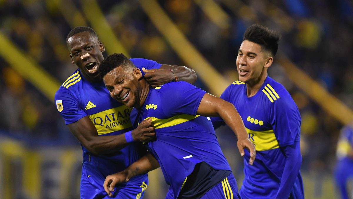 La reacción de Morena Beltrán y memes por el golazo de Fabra