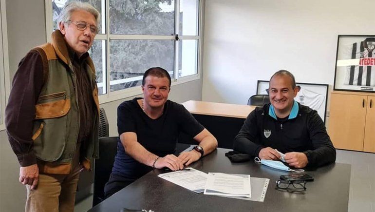 ¡Se lo ganó! Raggio renovó como DT de Cipo hasta 2022