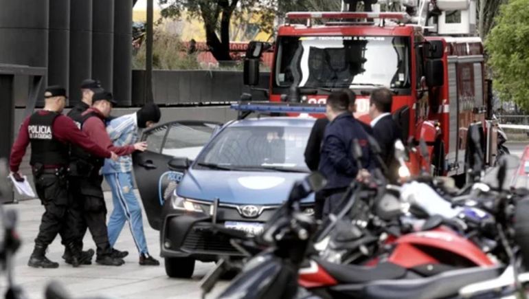 Quién es el influencer polaco detenido por escalar un edificio en ...