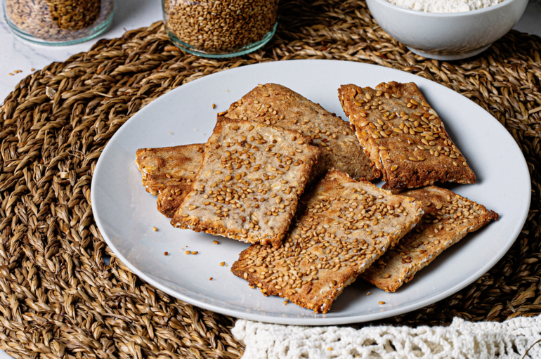 Crackers de sésamo: una receta con historia y sabor