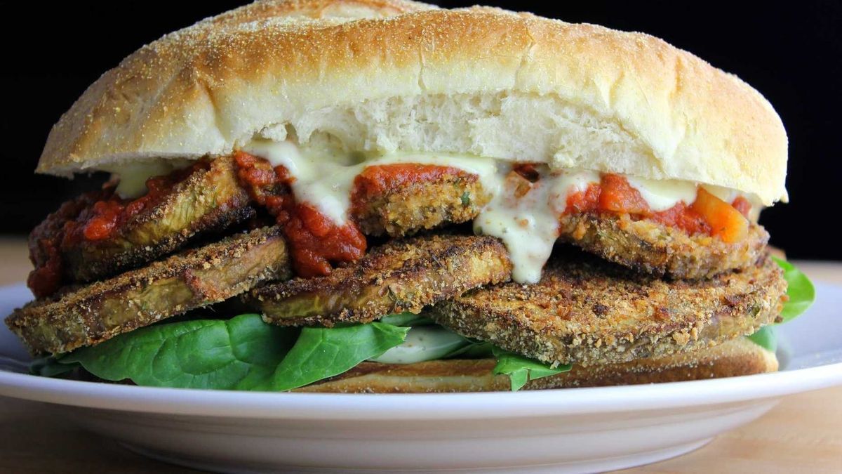 Receta: deliciosa y crujiente milanesa de berenjena en sándwich