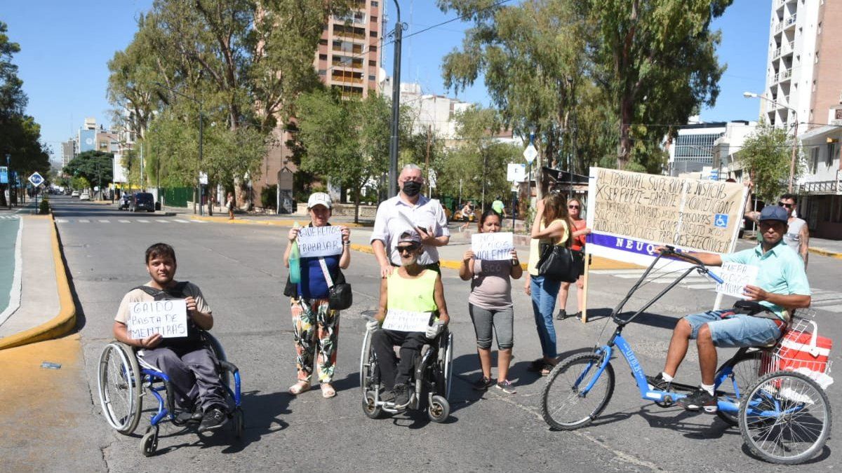 Reclaman el cumplimiento del cupo laboral por discapacidad