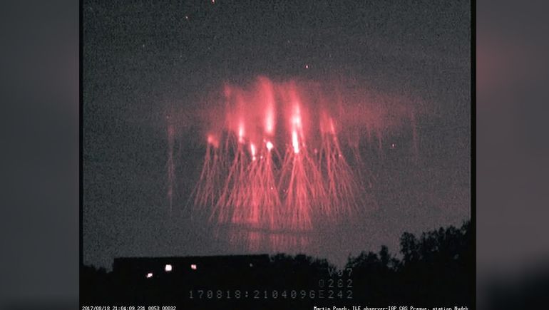 Duendes Rojos El Extraño Fenómeno Que Fue Fotografiado En El Desierto