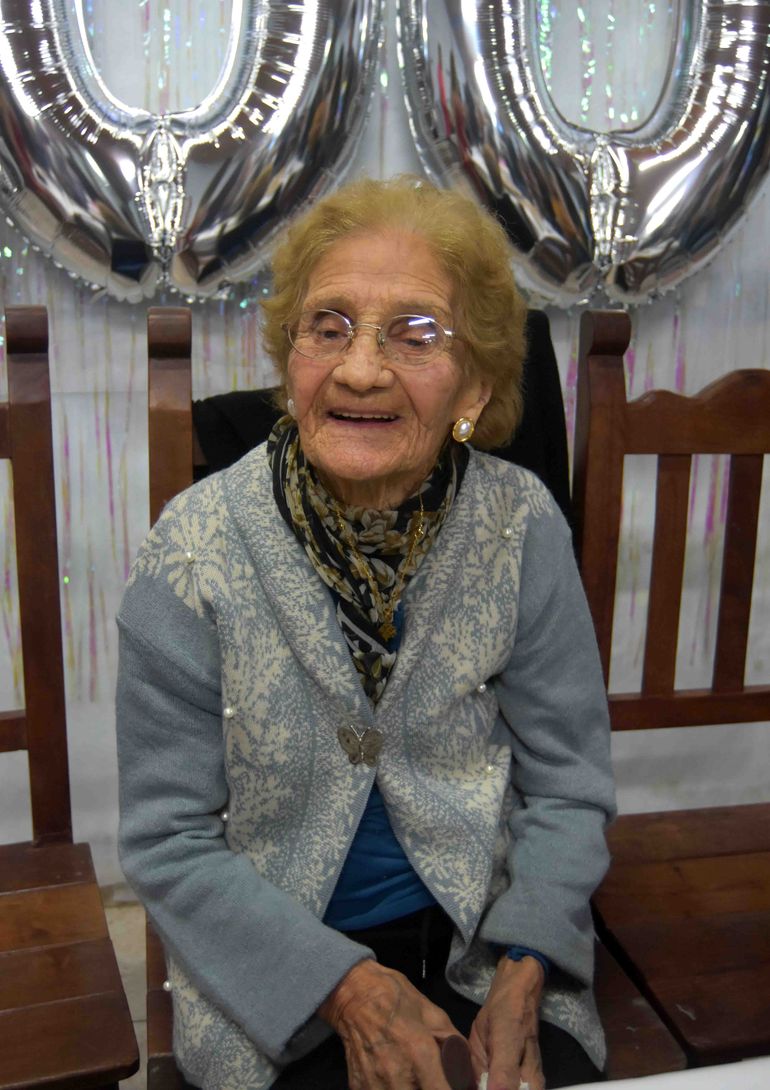 Emma, la abuela neuquina que reunió a tres generaciones para celebrar ...