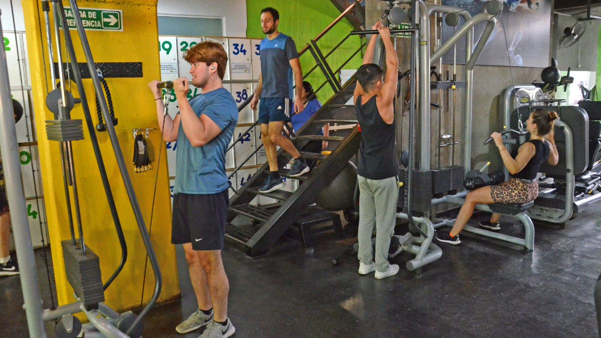 Cada vez más adolescentes concurren a los gimnasios en Neuquén