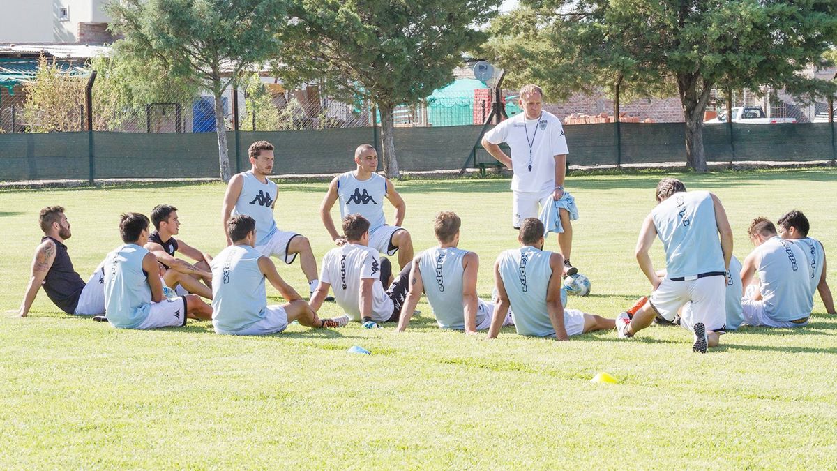 El primer equipo del Ruso Homann va tomando forma