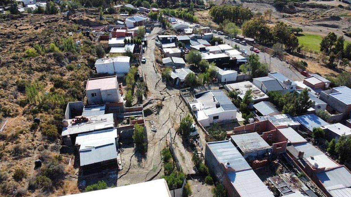 Derrumbe en Comodoro Rivadavia: advierten que la zona no debería volver ...