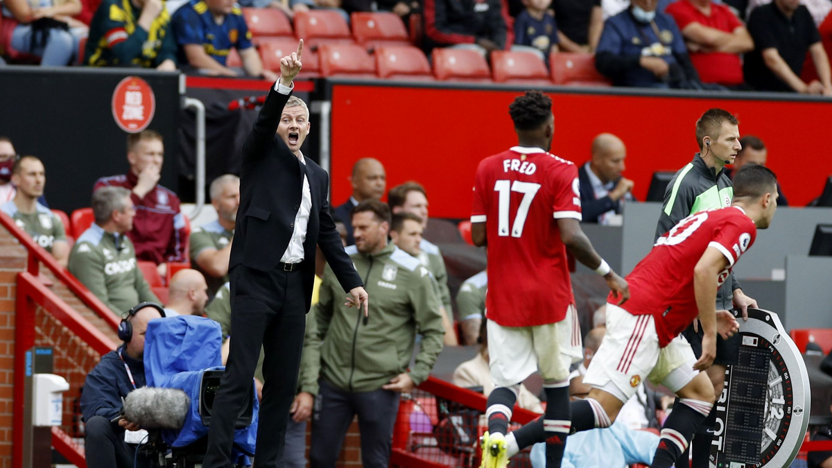 El DT del Manchester enojado con El Dibu, que respondió en las redes