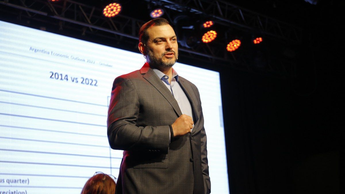 Álvarez Agis: Hoy no solo es difícil invertir, es difícil vivir