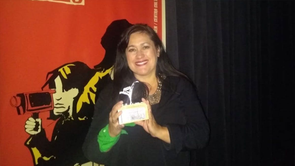 La neuquina Aymará Rovera fue premiada en Chile